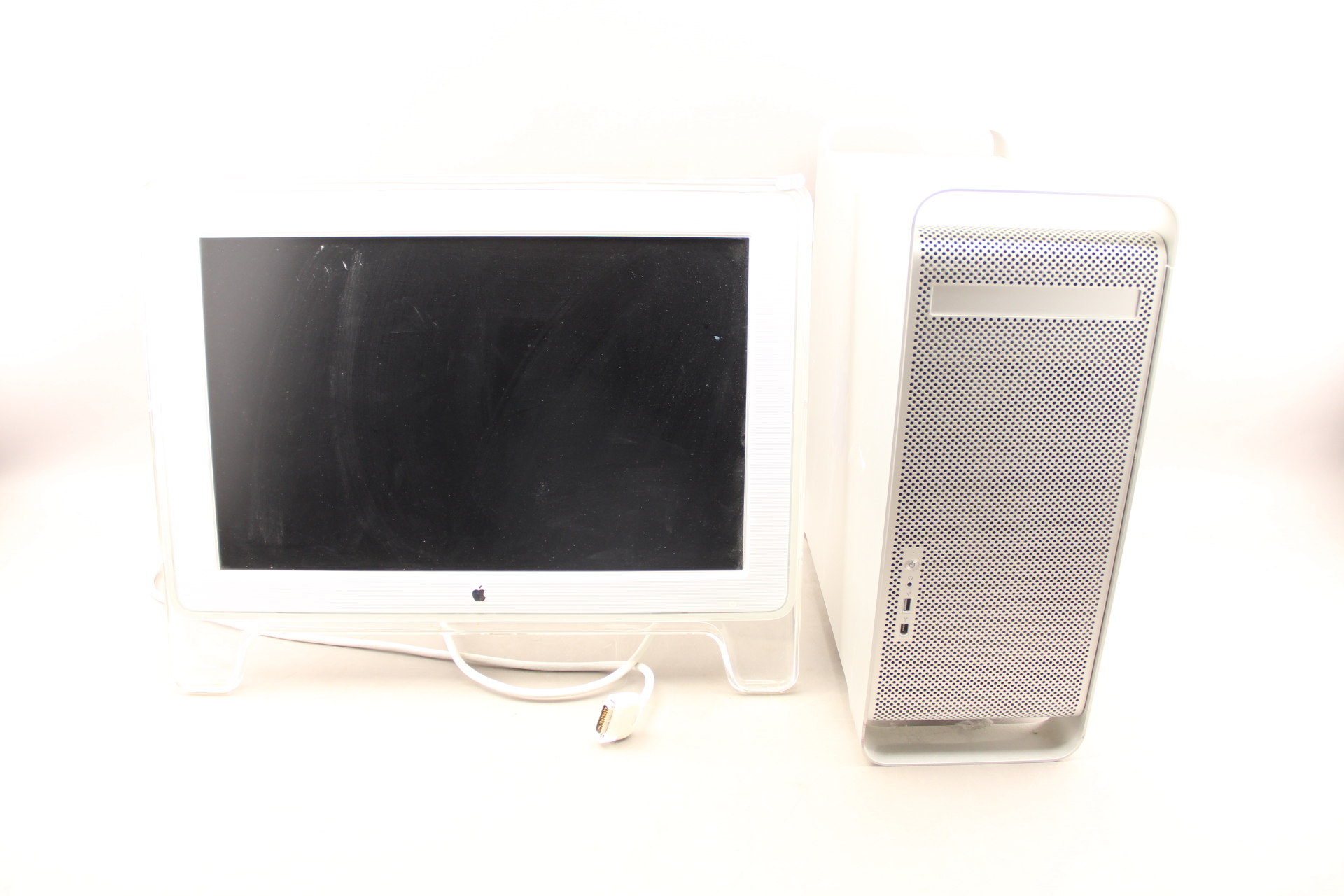 Dator Apple Powermac G5 med skärm | Auktion.se